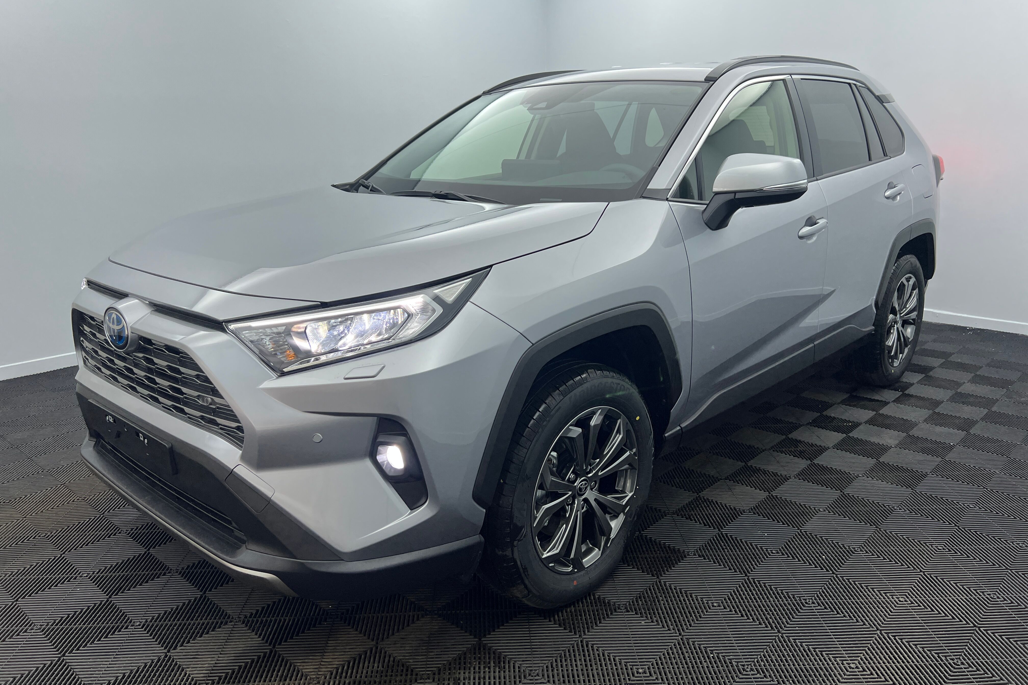 Acheter TOYOTA Rav4 Hybride 218 ch 2WD Dynamic Gris Acier avec 2450 d ...